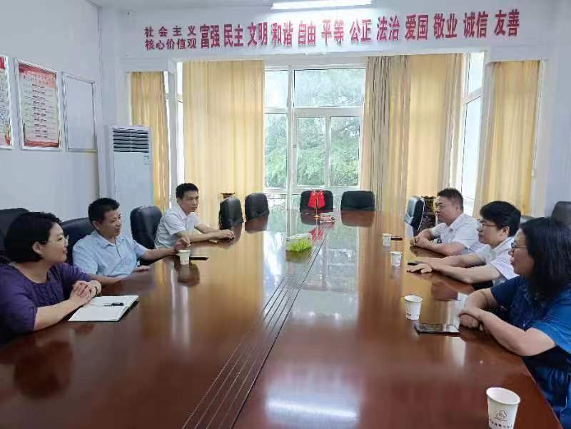 校党委常委、副校长胡国珍带队赴鄂州开展招生宣传和访企拓岗活动